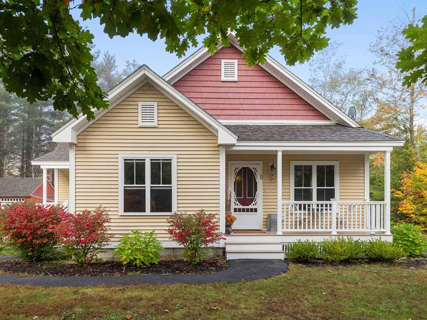 A Homeowner’s Guide to Choosing the Perfect Siding Color